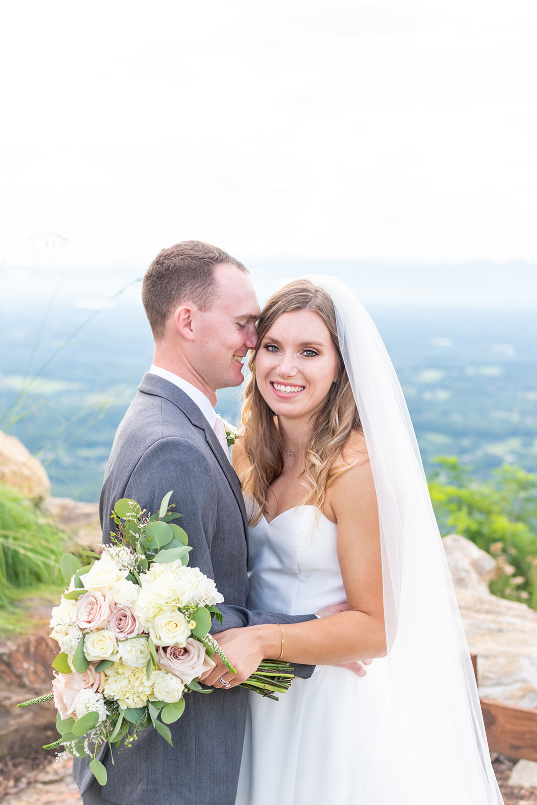 Ashley & Alex’s Wedding Day | regandkalaphotography.com